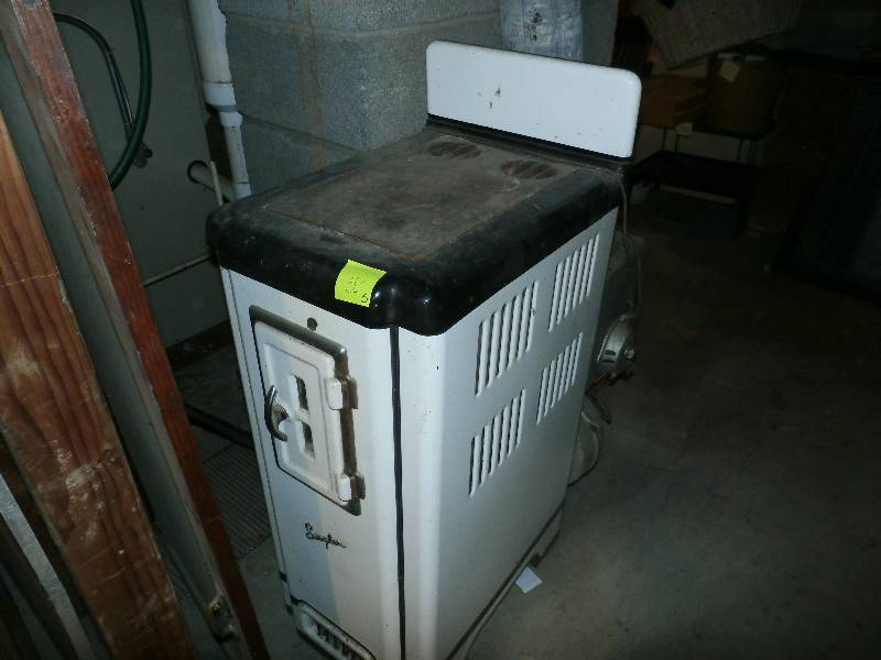 Vintage oil stove Siegler | R+L Sales, Estate Auction #5 | K-BID