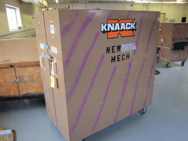 Knaack Metal Clam Shell | ABI 286 Mechanical Contractor Equipment | K-BID