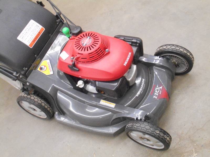 Honda HRX217 Lawn Mower | LE April Lawn Mowers & More | K-BID