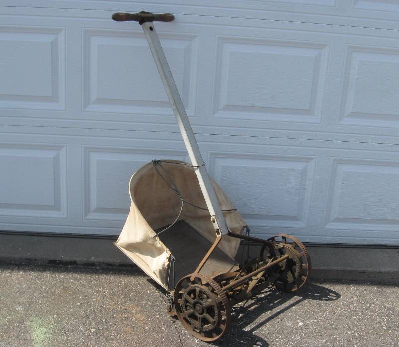 Vintage ET RUGG Cast Iron Push lawn Mower w/ Canvas Bag | May Estate ...