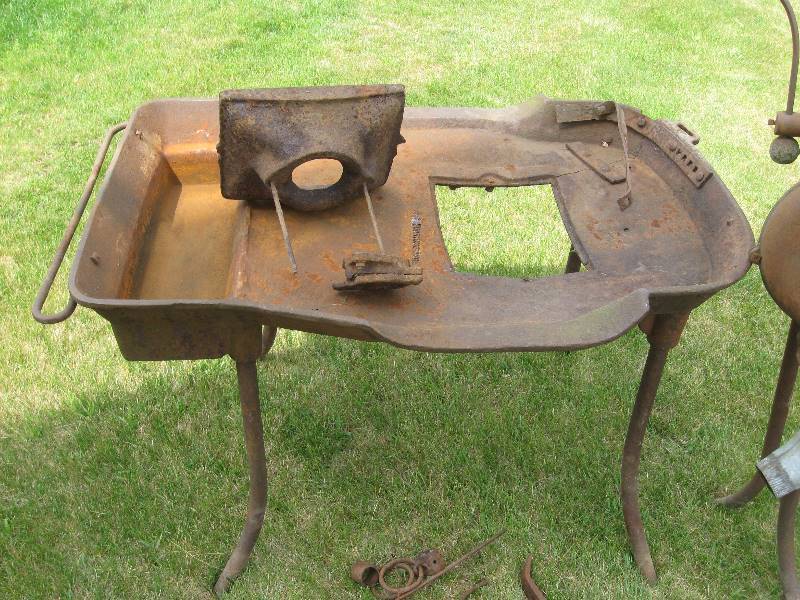 Vintage Cast Iron Blacksmith Forge | May Estate Auction | K-BID
