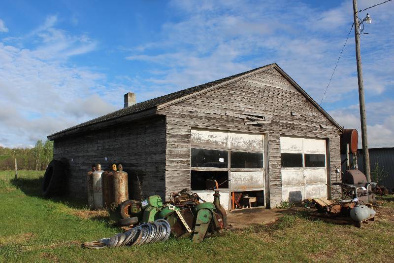 Staples Farm Building Salvage Liquidation | K-BID