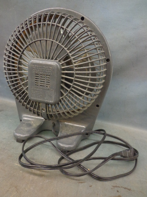 9" Massey Personal Fan | Storage Unit Forfeitures | K-BID