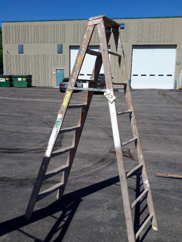 8 Ft Wood Step ladder.. Solid when set up | Scaffolding, Cross pieces ...