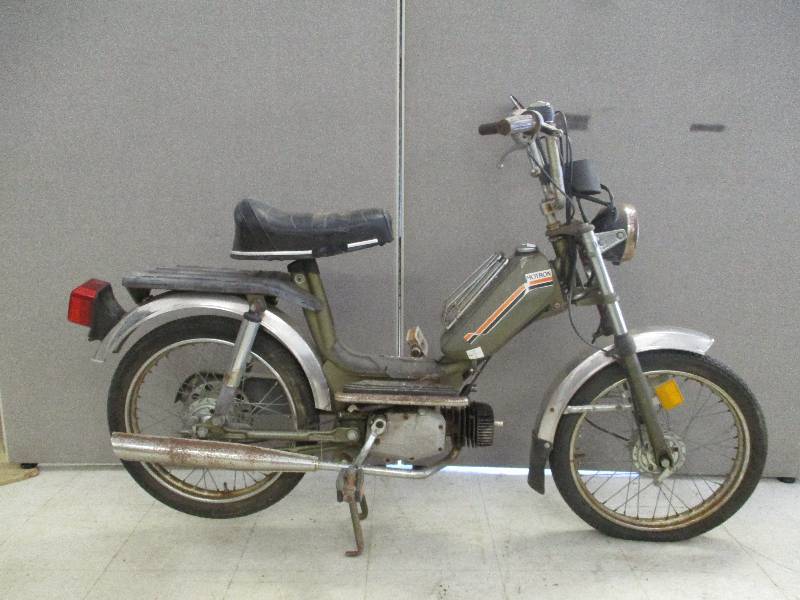 Vintage Italian Moped | Vintage Moped,Cedar Chests, Tools & More | K-BID