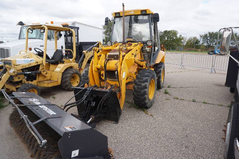 1997 JCB Model 210S Series 2 Commercial Sweeper 4 x 4 Tractor | West ...
