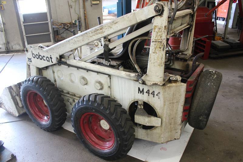 1964 Melroe Bobcat Model M444 Self Propelled Skid Loader | Como Imports ...