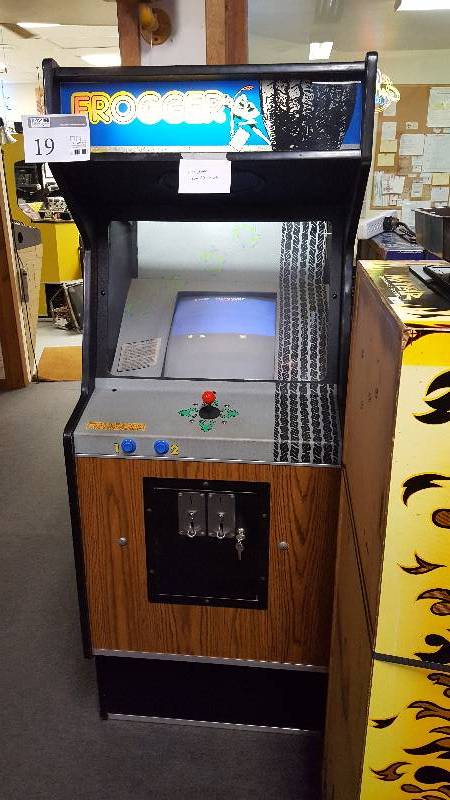 Original Frogger Arcade Game | Maple Lake Video Game Surplus Sale #2 ...
