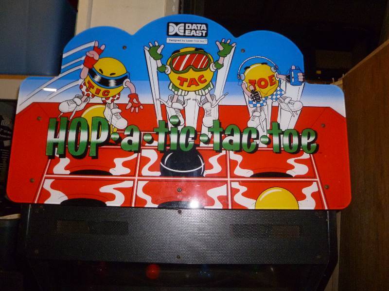 Hop Tic Tac Toe Arcade Game | Entertainment Rental Company Liquidation ...