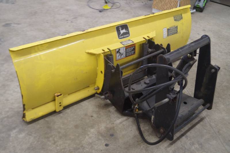 John Deere Hydraulic Push Blade | Moorhead Liquidation January ...