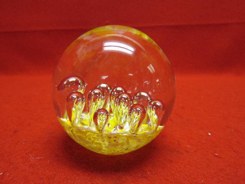 Collectible Glass Paperweights | K-BID
