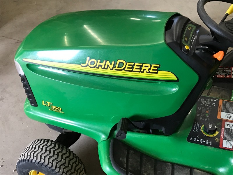 John Deere LT150 Automatic Lawn Tractor | LE John Deere Lawn Tractors ...