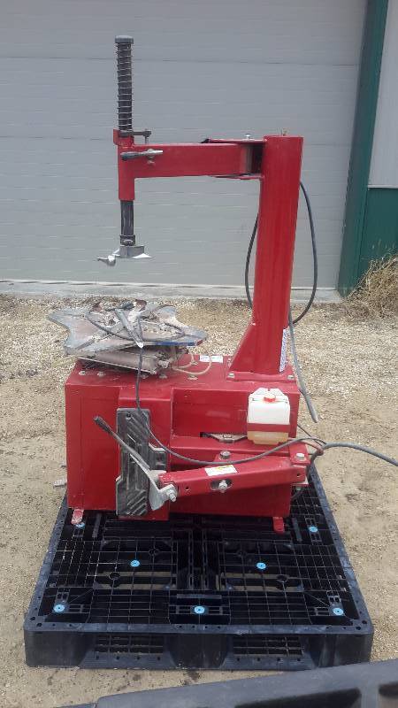 Baseline 300 tire changer by Coats co. | Winter consignments March | K-BID