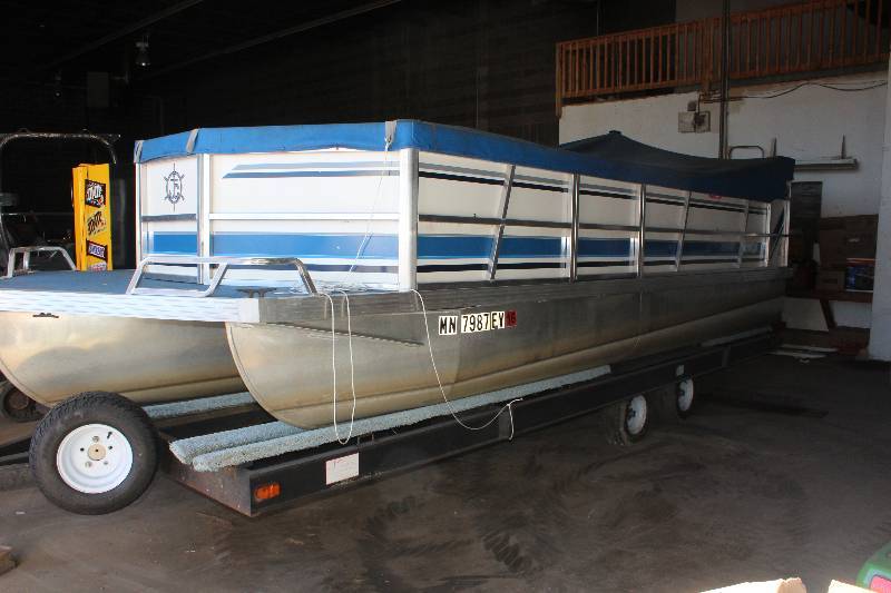 1990 JC TriToon 22ft. Pontoon Boat w/ Inboard Mercruiser Motor ...