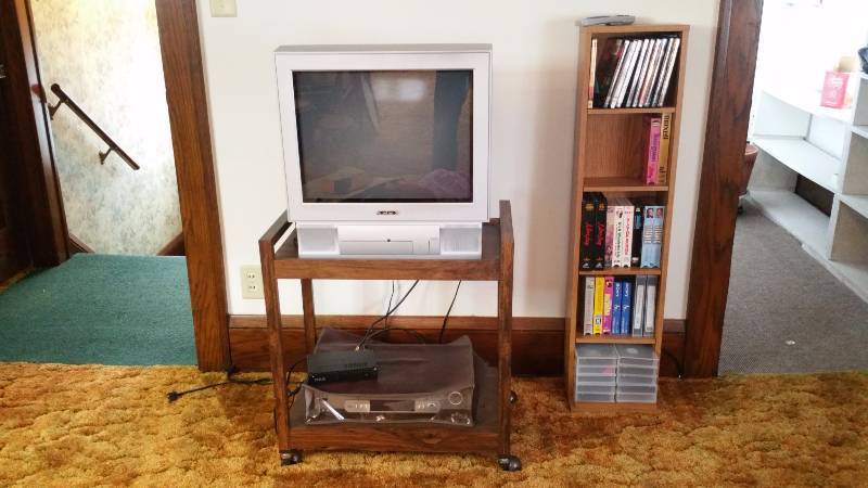 Apex TV, Sony VHS Player, VHS Tapes, TV & VHS Stand | St. Paul Estate ...