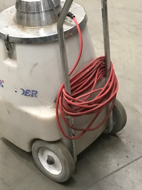 Crusader M1050 Commercial Wet/Dry V... | LE April Consignments #5 | K-BID