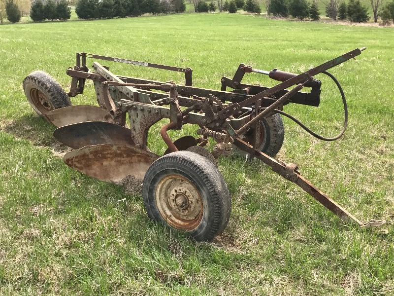 Oliver Model 4340 Three-Row Plow | LE Farm Equipment & Landscape Block ...
