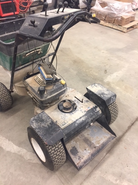 Lesco Commercial Plus Model Ride on Fertilizer Spreader | International ...