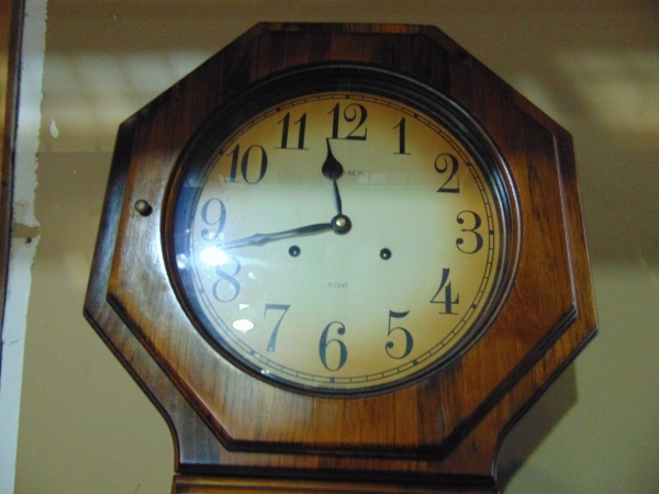 Harris and Mallow Clock | GRC May Consingments | K-BID