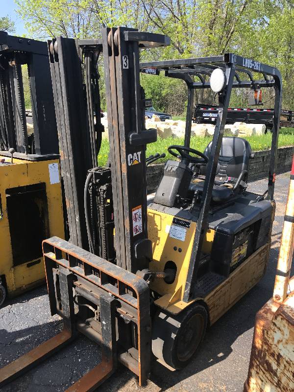 Caterpillar ET3000 Electric Forklift Auction | K-BID