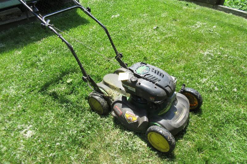 John Deere Rear Self Propelled lawn Mower/Mulcher | St Anthony Estate ...