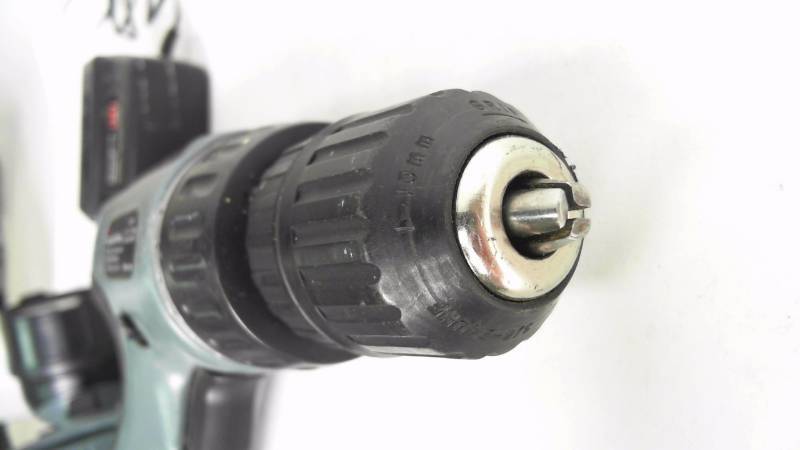 Altocraft 18 Volt Cordless Drill & Work Light w/ Ni-Cd Battery ...