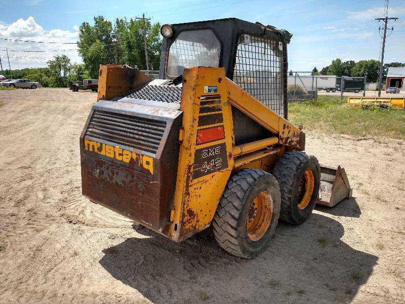 OMC Mustang Model 442 Skid Loader, ... | June Consignments | K-BID
