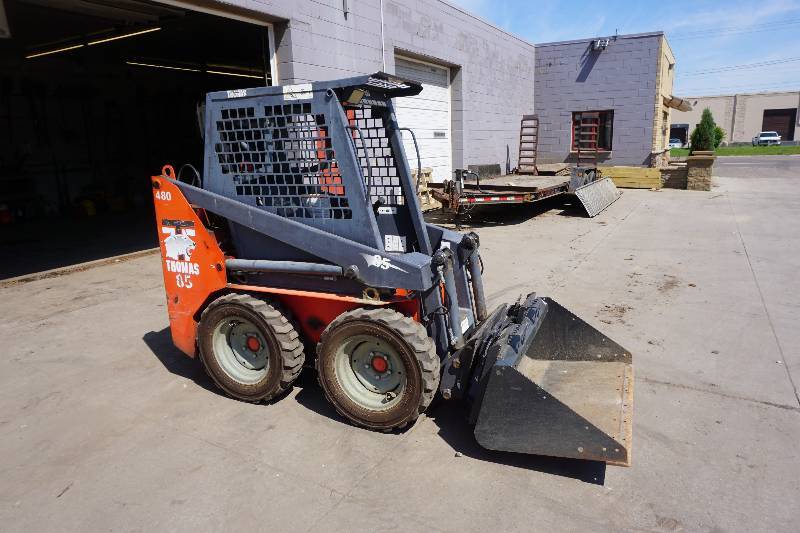 Thomas Skid Loader, Blue Bird Sod Cutter Peterson Panel Saw | K-BID