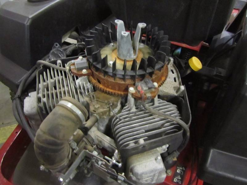 Toro TimeCutter SS5000 50 in. 24.5-HP V-Twin Zero-Turn Riding Mower ...