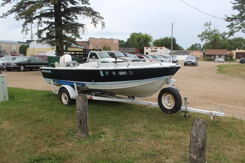 1978 AMF Crestliner Boat / 1978 Shore Land'r Trailer / 75HP Johnson ...