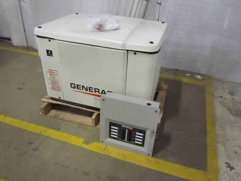 Generac 7,500-Watt (LP)/6,000-Watt (NG) Air Cooled Standby Generator ...