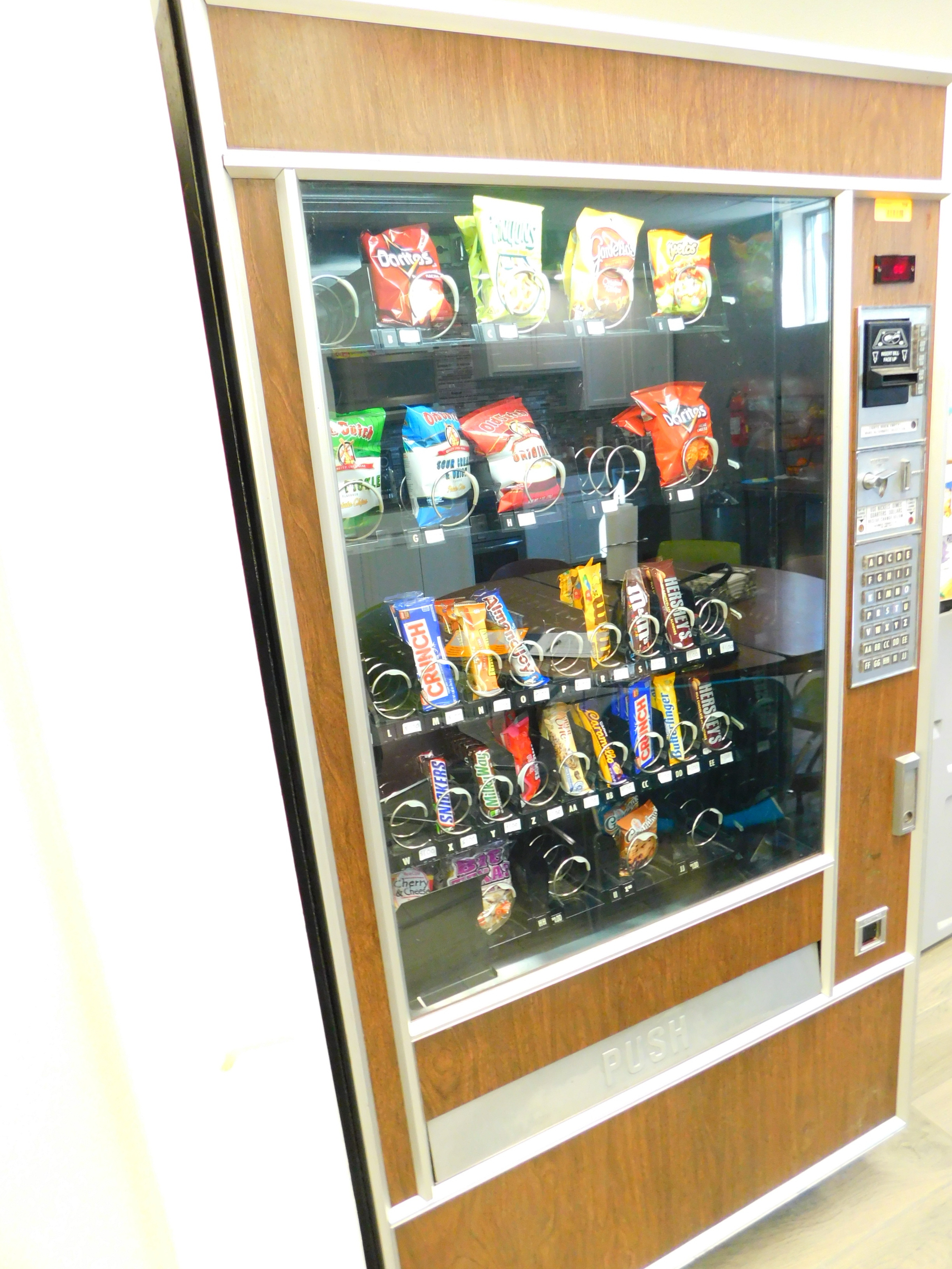 Commercial Candy Vending Machine | Candy And Pop Machine Auction- Grand ...