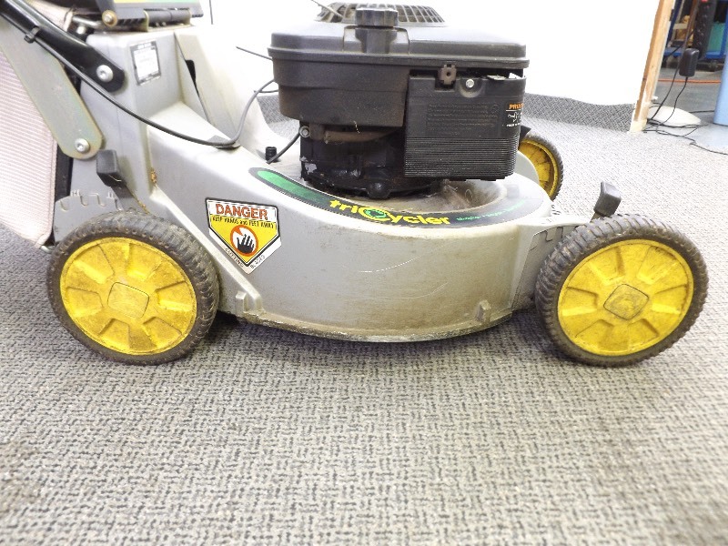 John Deere 14SZ 21" Self Propelled Lawn Mower | EC #208 Tools ...