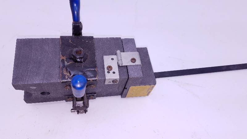 CADWELD RRH592Q CABLE TO REBAR MOLD | Awesome Estate Auction #72 | K-BID