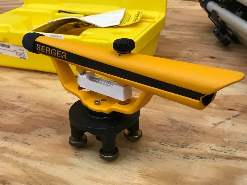 CST/Berger Transit Level 135 With T... | HUGE Power Tool Auction ...