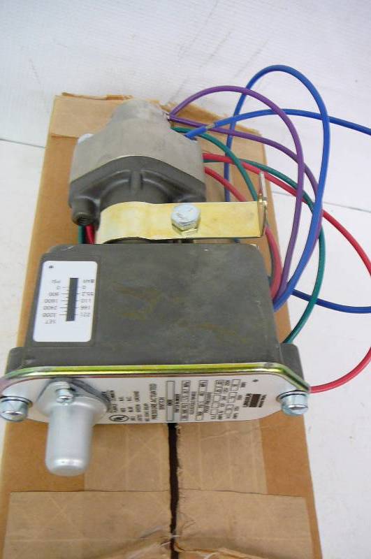Lincoln Pressure Switch | Machine Manufacturing Over Run Auction #539 ...