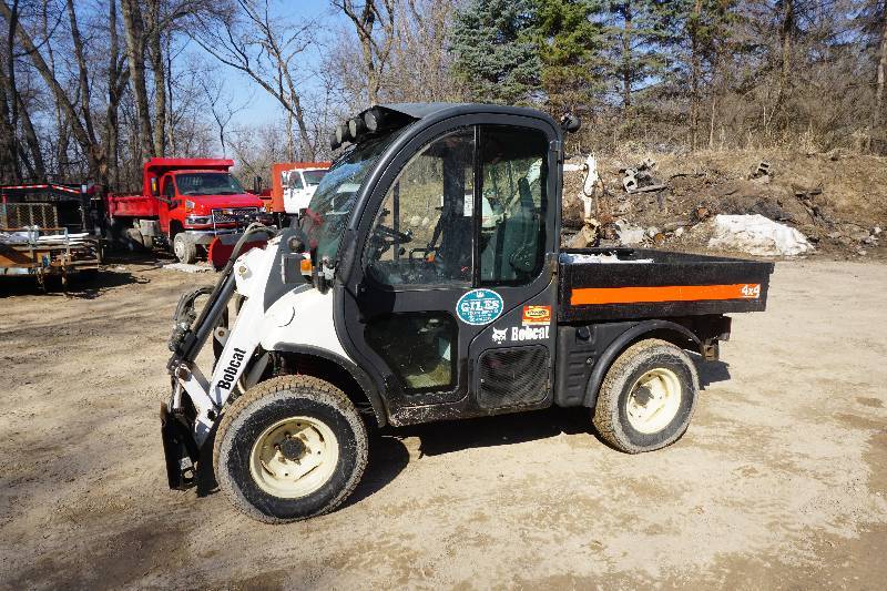 2005 Bobcat Toolcat 5600 RESERVE HAS BEEN MET | South Metro Spring ...
