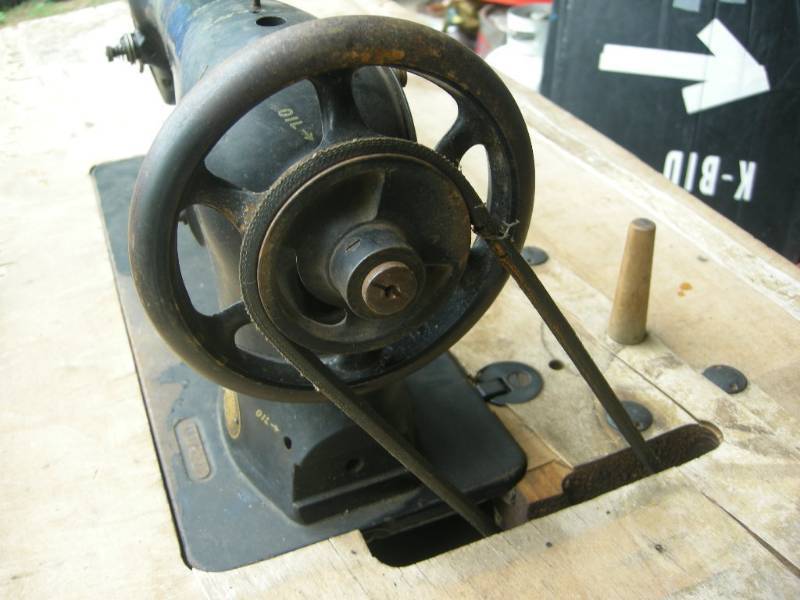 Antique Singer 31-15 Industrial Sewing Machine | Antique, Unique ...