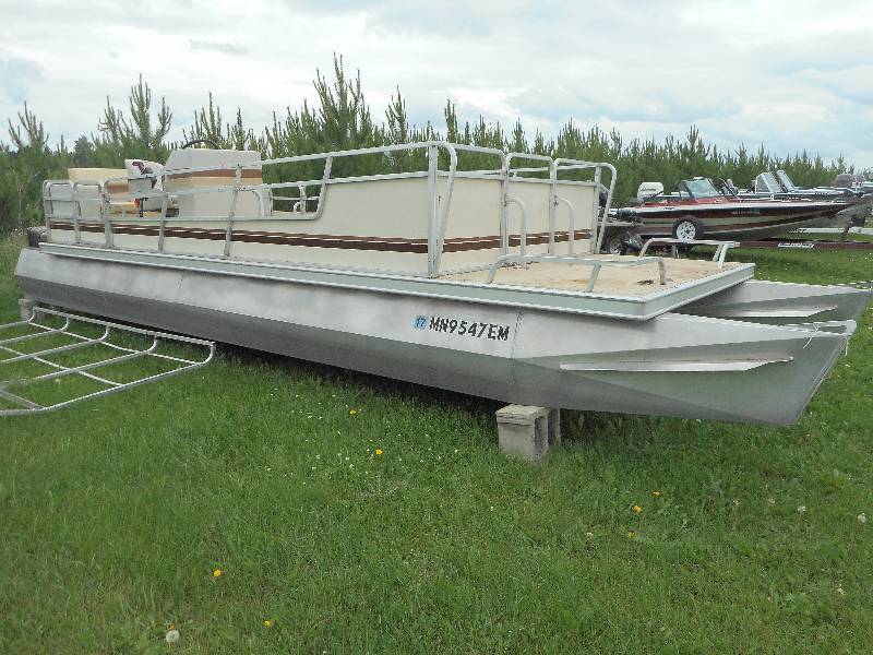 1982 Ercoa Pontoon Boat | We Sell Your Stuff Inc. Auction 66 | K-BID