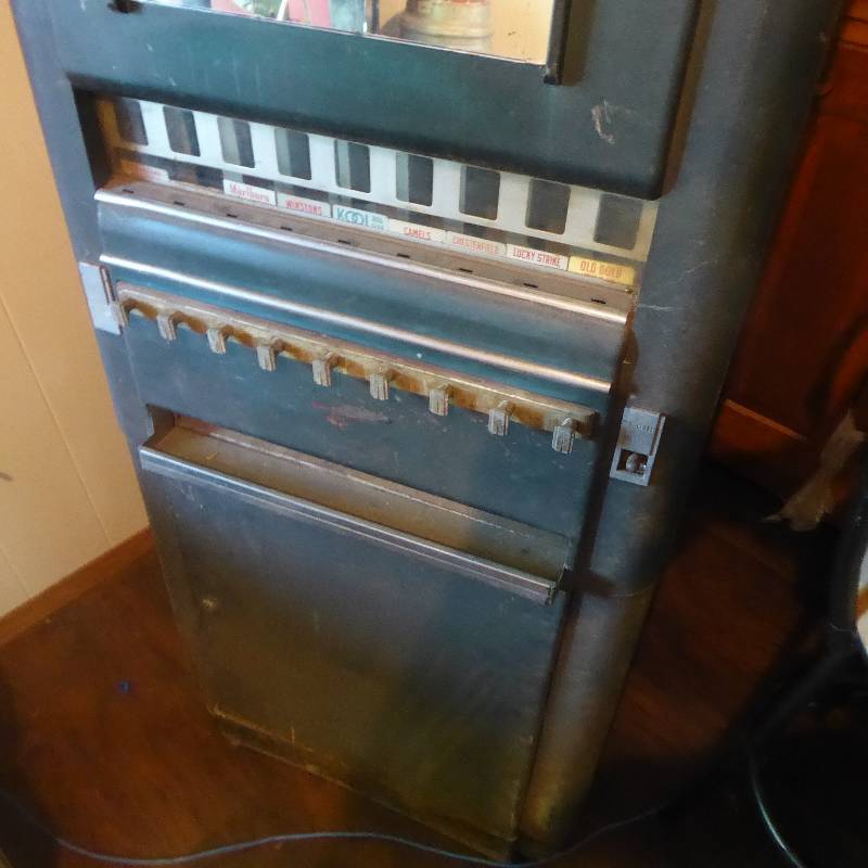 Vintage 1930/40's Cigarette Vending Machine | Vintage, Antique, Man ...