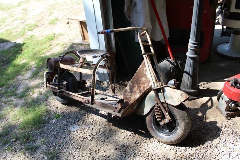 1940's Cushman Motor Works Inc. Cushman Husky Airborn Scooter | New Ulm ...