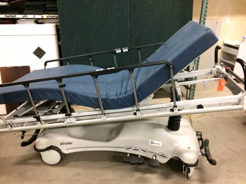 #1136 GREAT CONDITION POWERED STRYKER & HYDRAULIC HAUSTED AMBULANCE ...