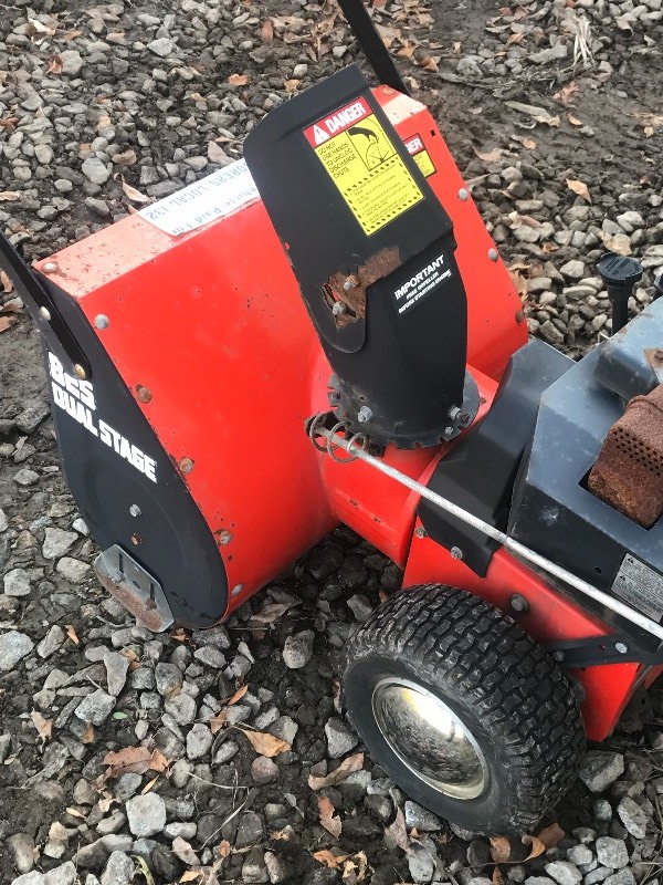 Spirit 825 Snow Blower | November Lawn & Snow Equipment | K-BID