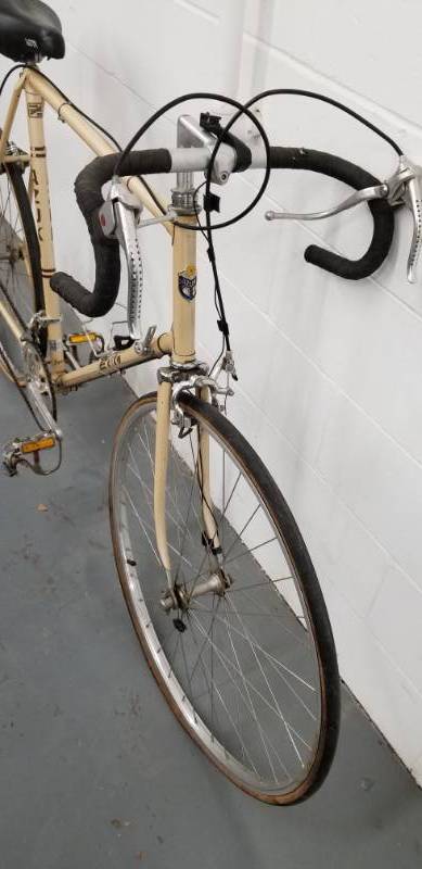 Vintage 1980s Azuki Elite Yellow 10 Speed Bicycle | EC #258 Fine Arts and Bike Collectors Estate ...