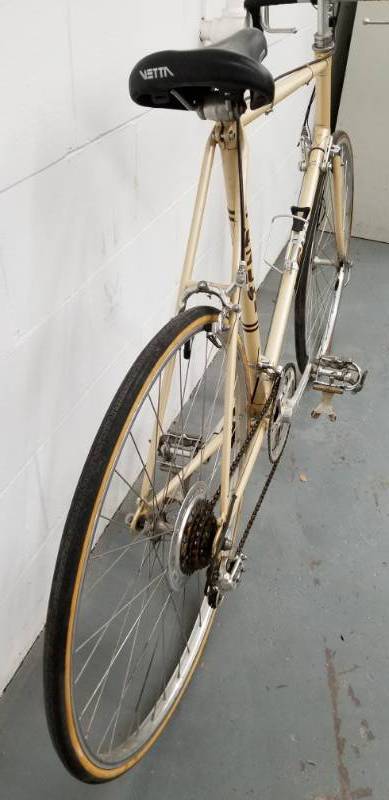 Vintage 1980s Azuki Elite Yellow 10 Speed Bicycle | EC #258 Fine Arts and Bike Collectors Estate ...