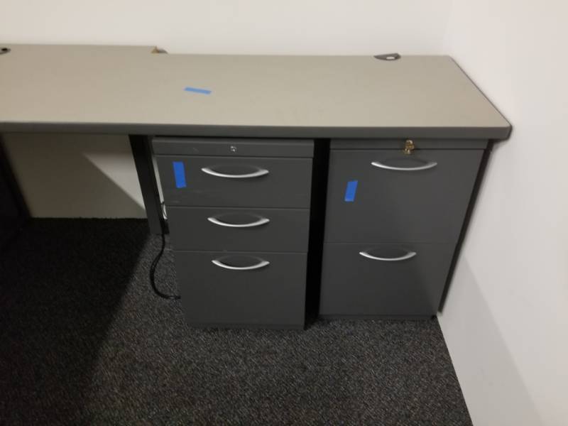 Reverse J-Shaped Short-Cubicle Desk Set with 3-Piece Desk Tops, 2 ...