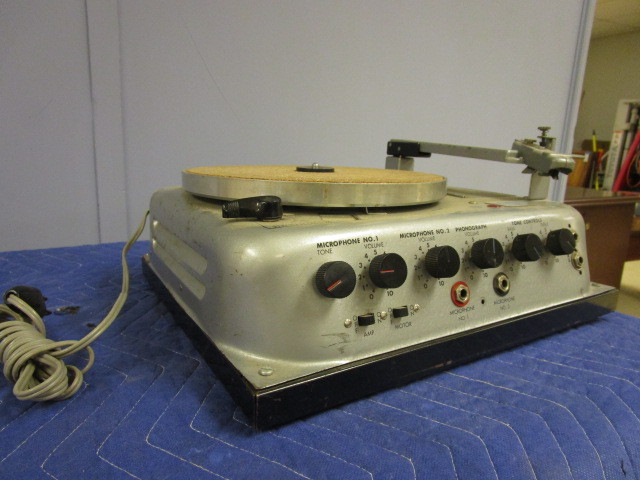 VINTAGE CAMERAS, RECORD PLAYER AND MORE | K-BID