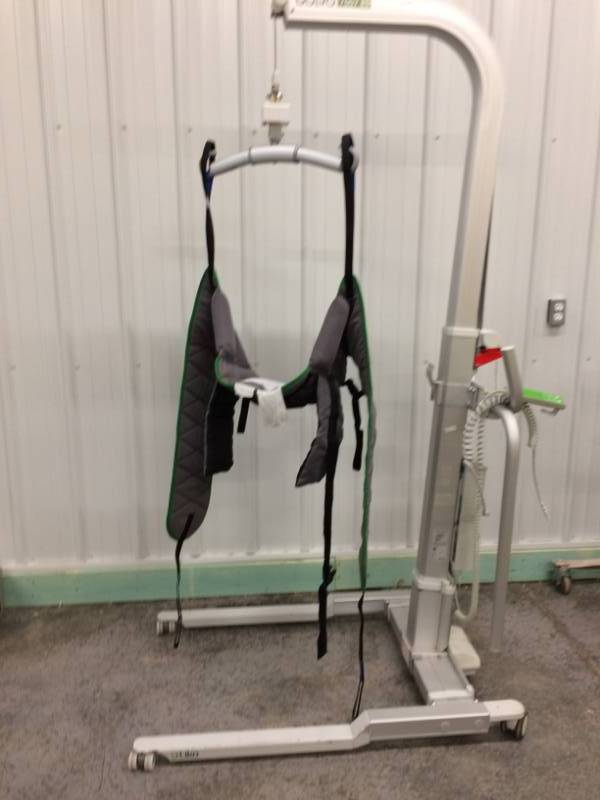 WOW MSRP $7000 AMAZING Liko Golvo 7007ES Electric Powered Patient Lift ...