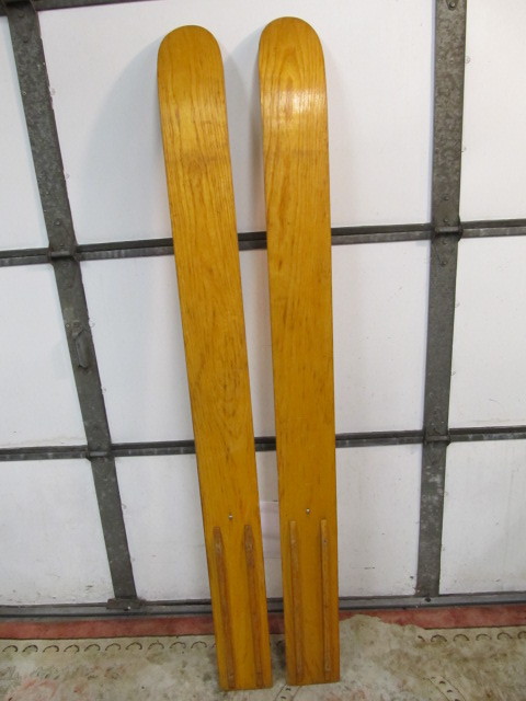 NICE Pair of Vintage 1950's Wooden WHITE BEAR Water Skis | Large Little ...