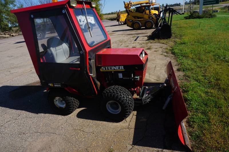 Steiner Model 420 4 x 4 Tractor With Hydraulic Snow Plow Attachment ...